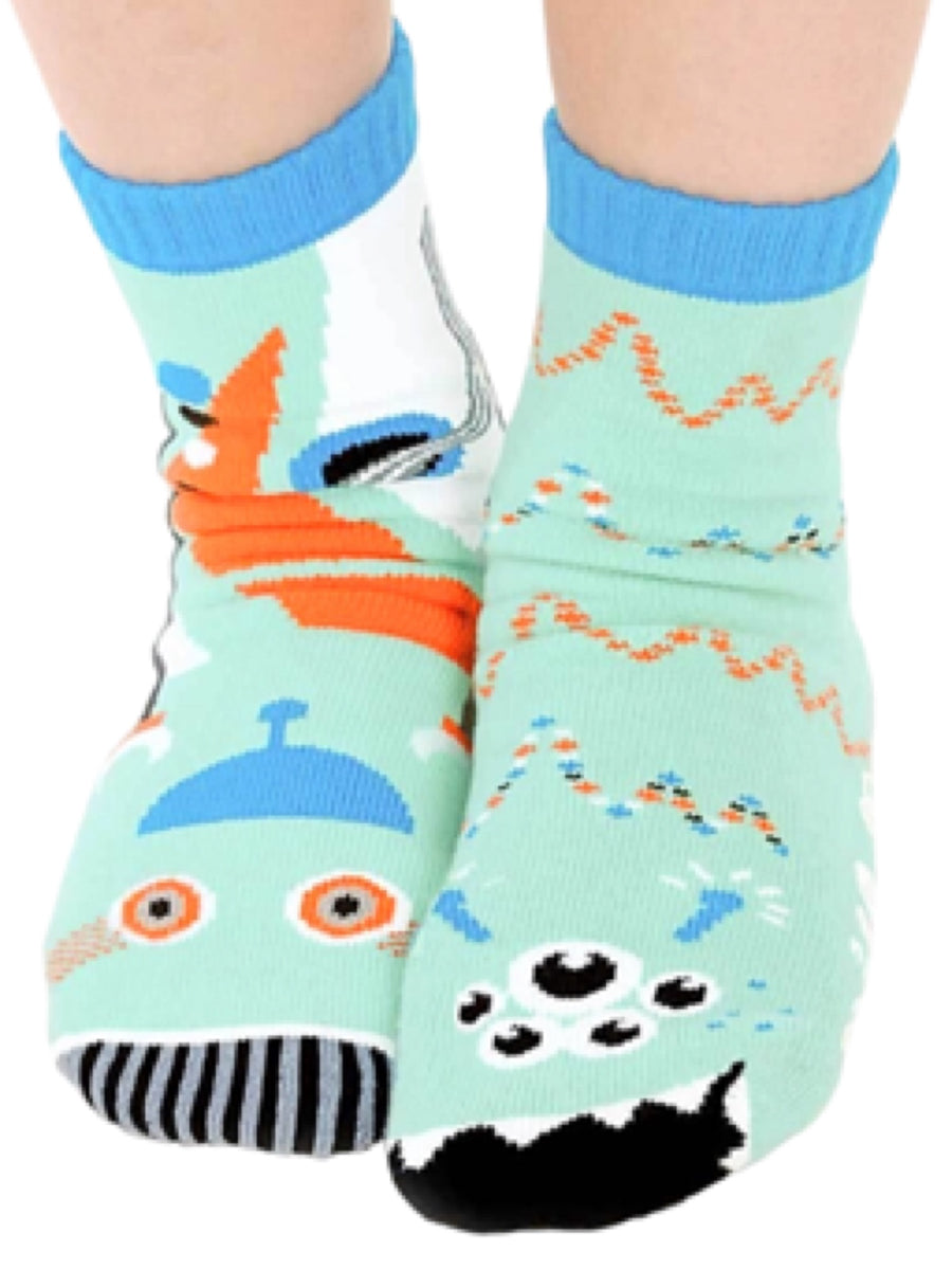 PALS SOCKS Brand Unisex Toddler ROBOT & ALIEN Mismatched Gripper Bottom ...